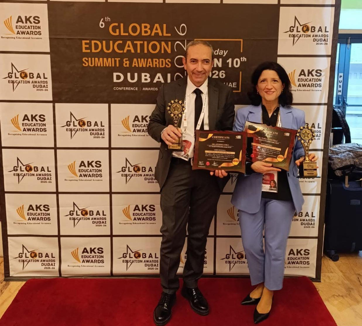 Global Education Award 2025-26: premiati i proff. Antonio Curci e Maria ...